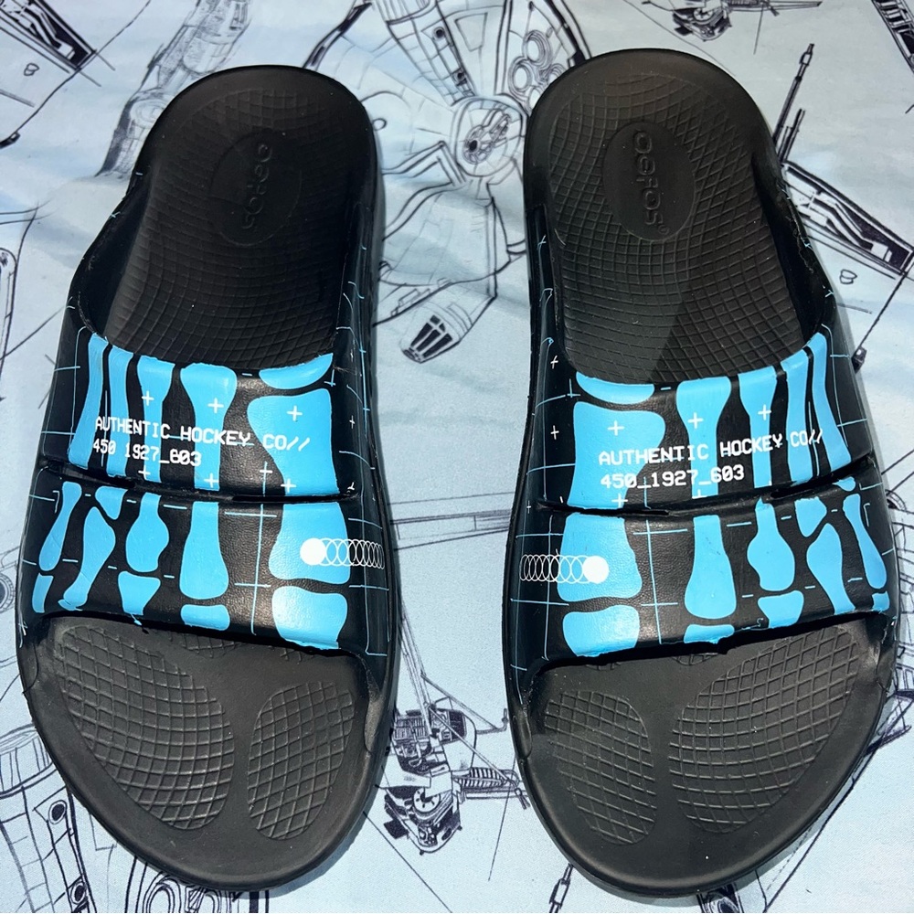 Oofos Bauer Limited Edition Hockey Skeleton Slides - … - Gem